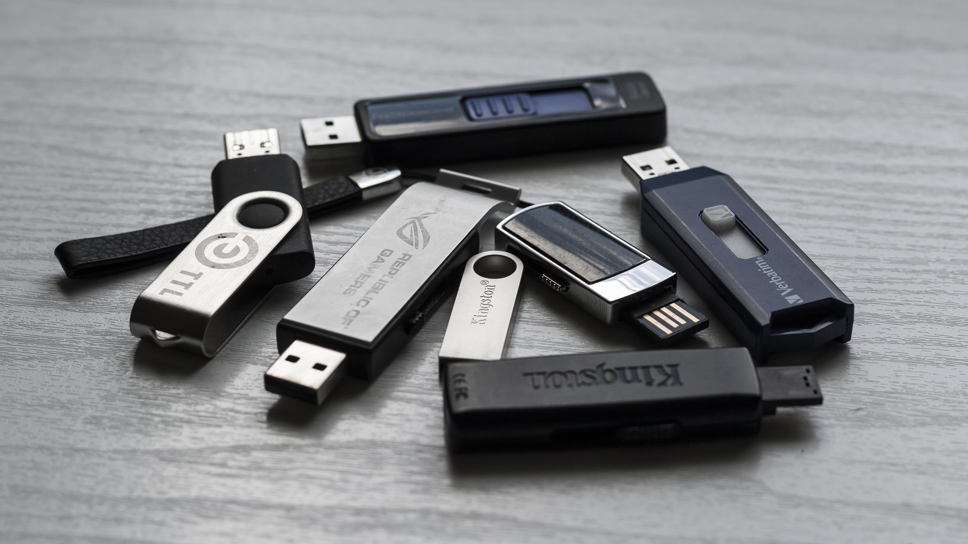Understanding USB Flash Drive Security Risks and Forensics